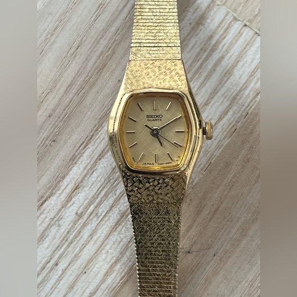 Seiko | Accessories | Seiko Ladies Watch Vintage Gold Tone Dial Bracelet Hands Markers Beautiful ...
